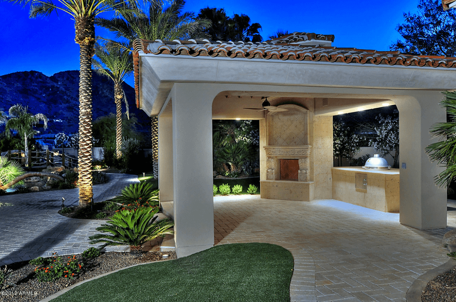$5.699 Million Paradise Valley, AZ Mansion With Resort Style Backyard ...