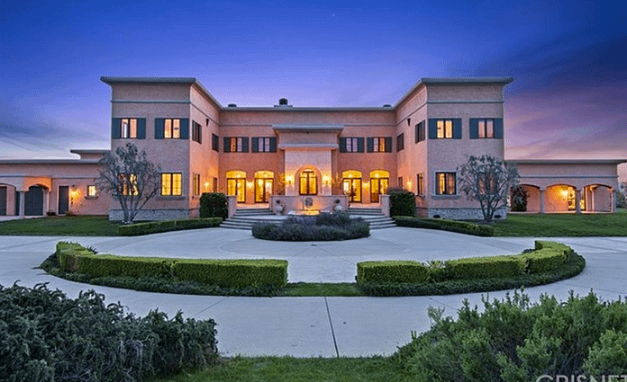 $6.995 Million Mountaintop Mansion In Calabasas, CA - Homes of the Rich