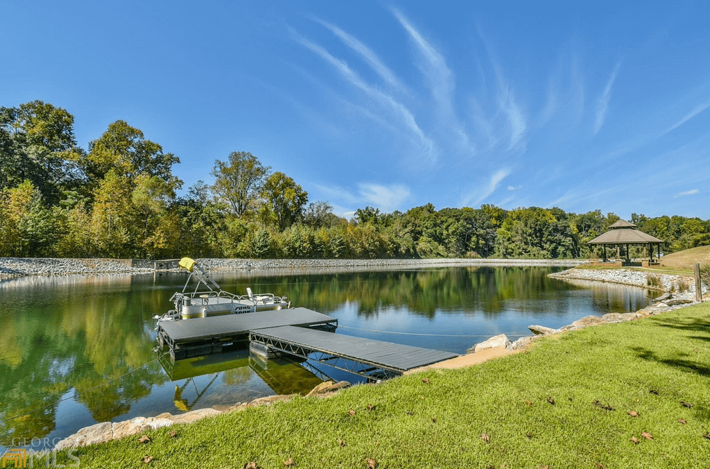 $1.7 Million Georgia Home On 20 Acres With Pond (PHOTOS)