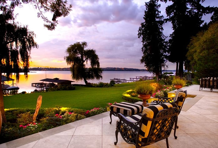 The Bellisima On Hunts Point - Homes of the Rich