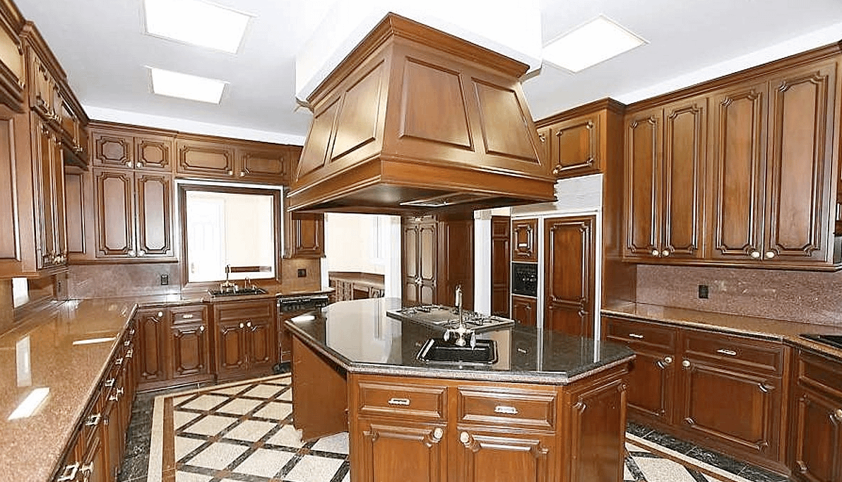 Grand Colonial In Potomac - Homes of the Rich