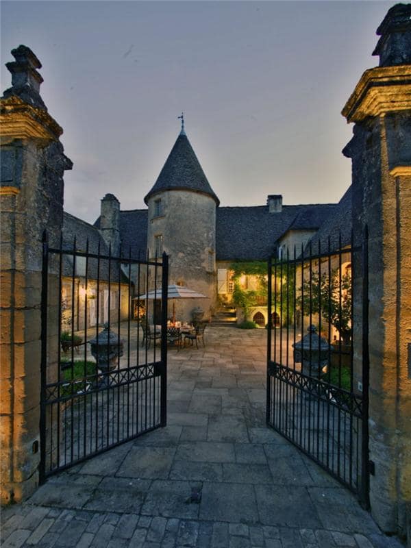 15th Century Manor House In France - Homes of the Rich