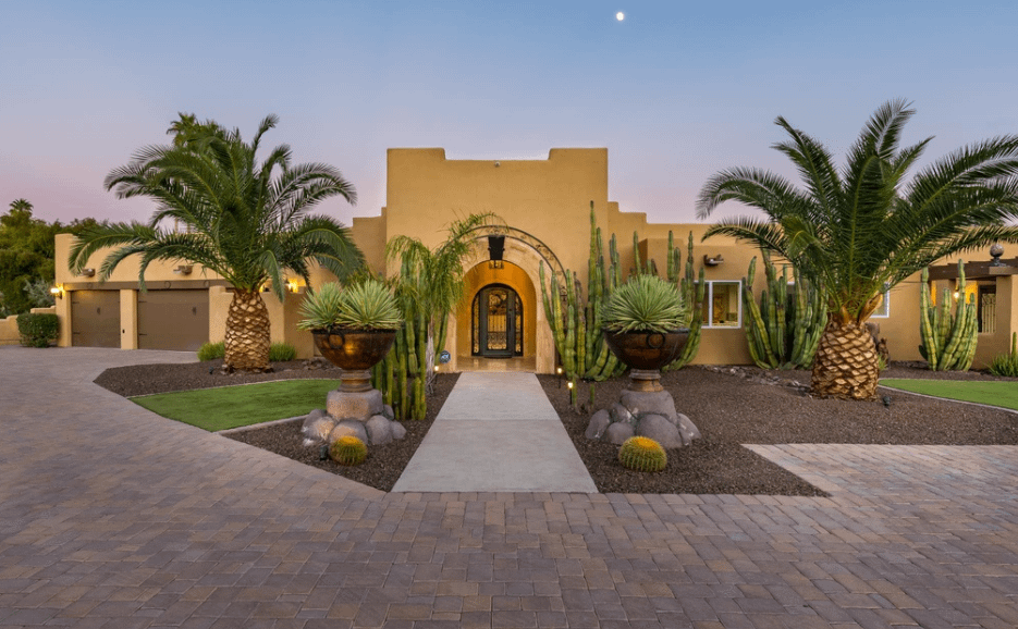 Rent This Arizona Home Complete With The Coolest Backyard Ever - Homes ...