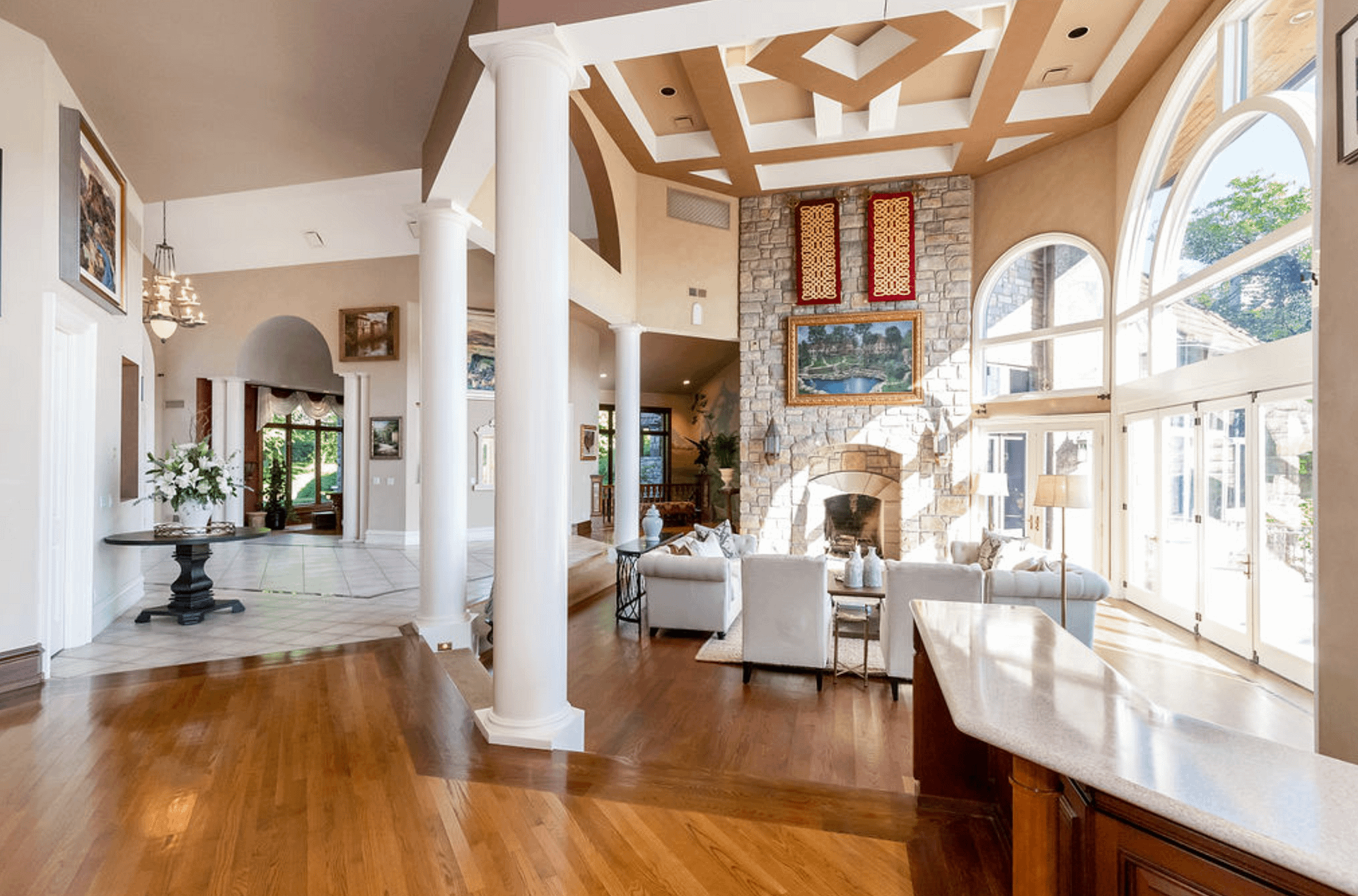 15 Acre Kansas Estate With Incredible Backyard (PHOTOS)