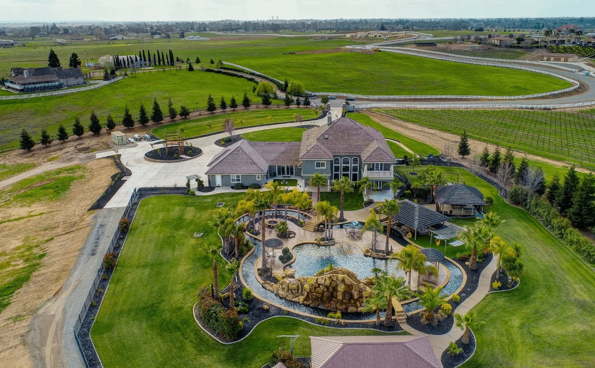 20 Acre California Estate With Resort-Style Backyard (PHOTOS)