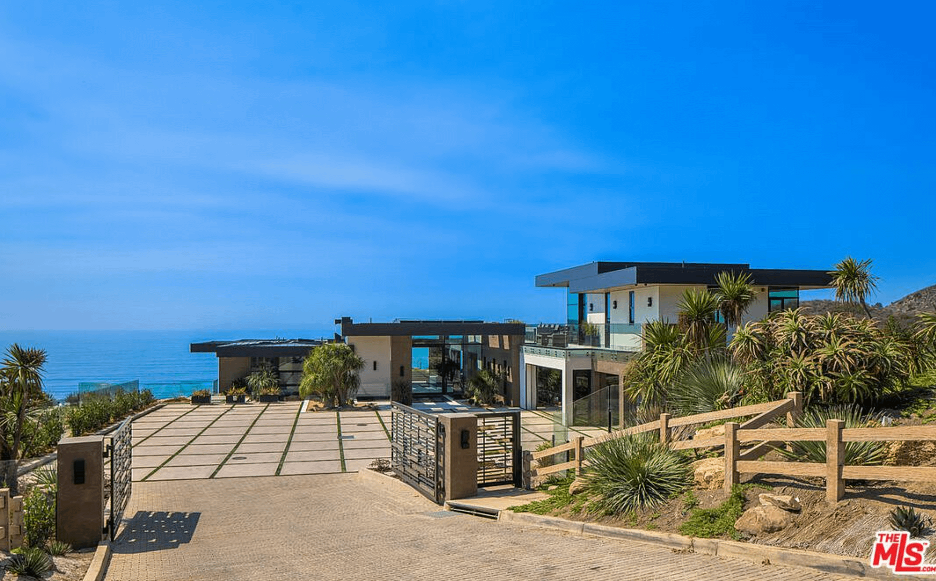 $40 Million Malibu New Build On 22 Acres (PHOTOS)