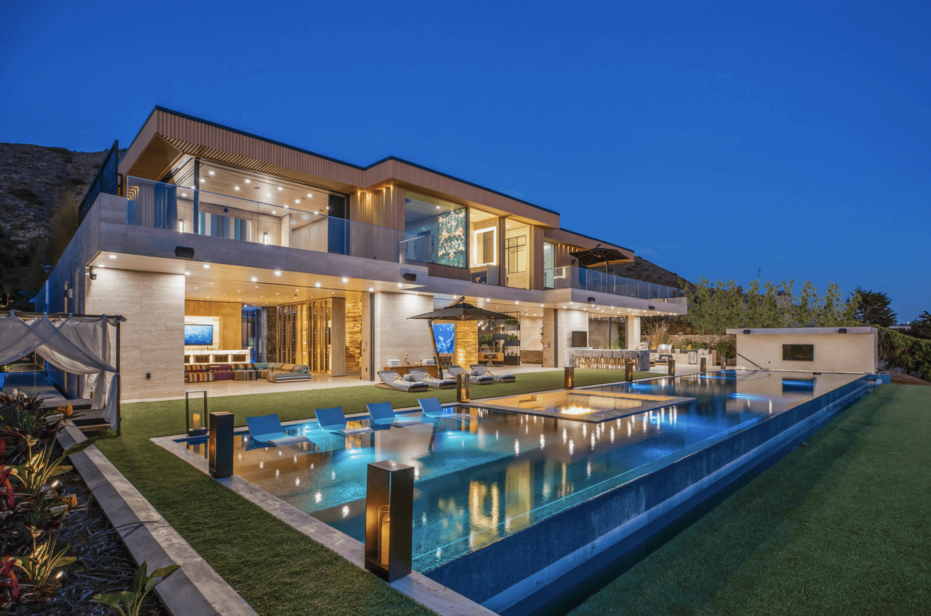 $58 Million Modern New Build In Malibu, California (PHOTOS)