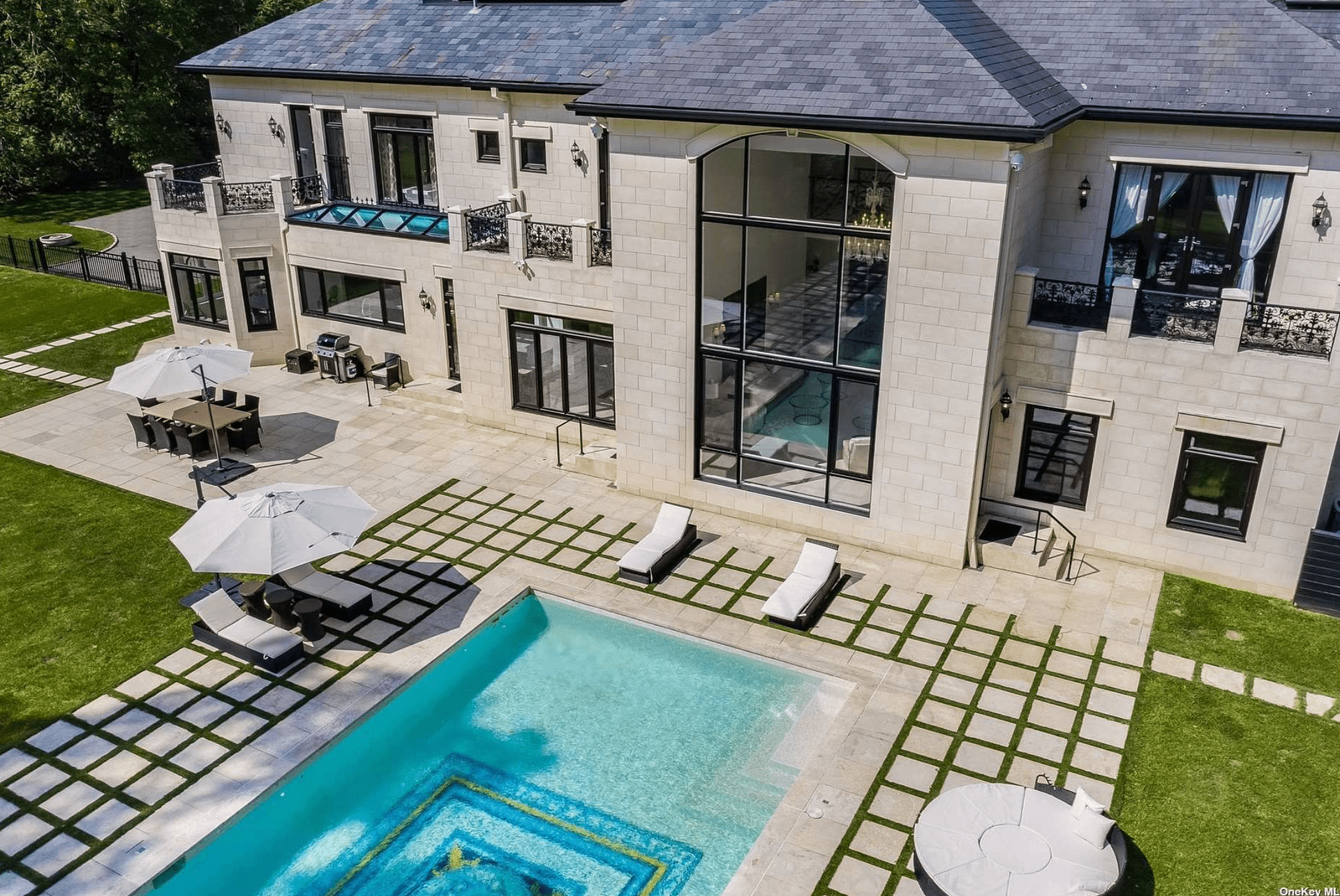 $8 Million Home In Matinecock, New York (PHOTOS) - Homes of the Rich