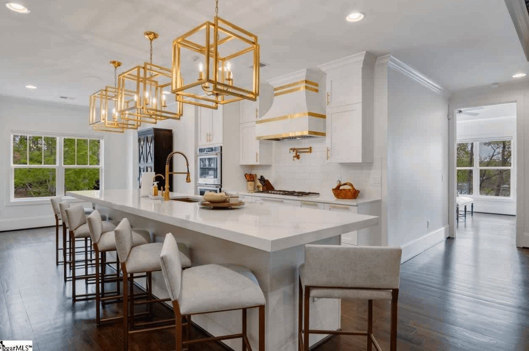 $4 Million Lakefront New Build With 2 Kitchens & Putting Green (PHOTOS ...