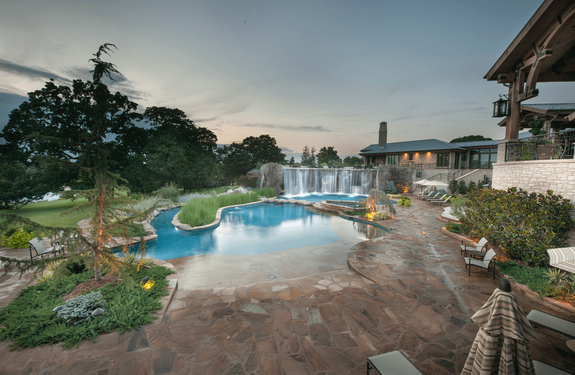 Amazing Million Dollar Pirate-Themed Pool (PHOTOS + VIDEO)