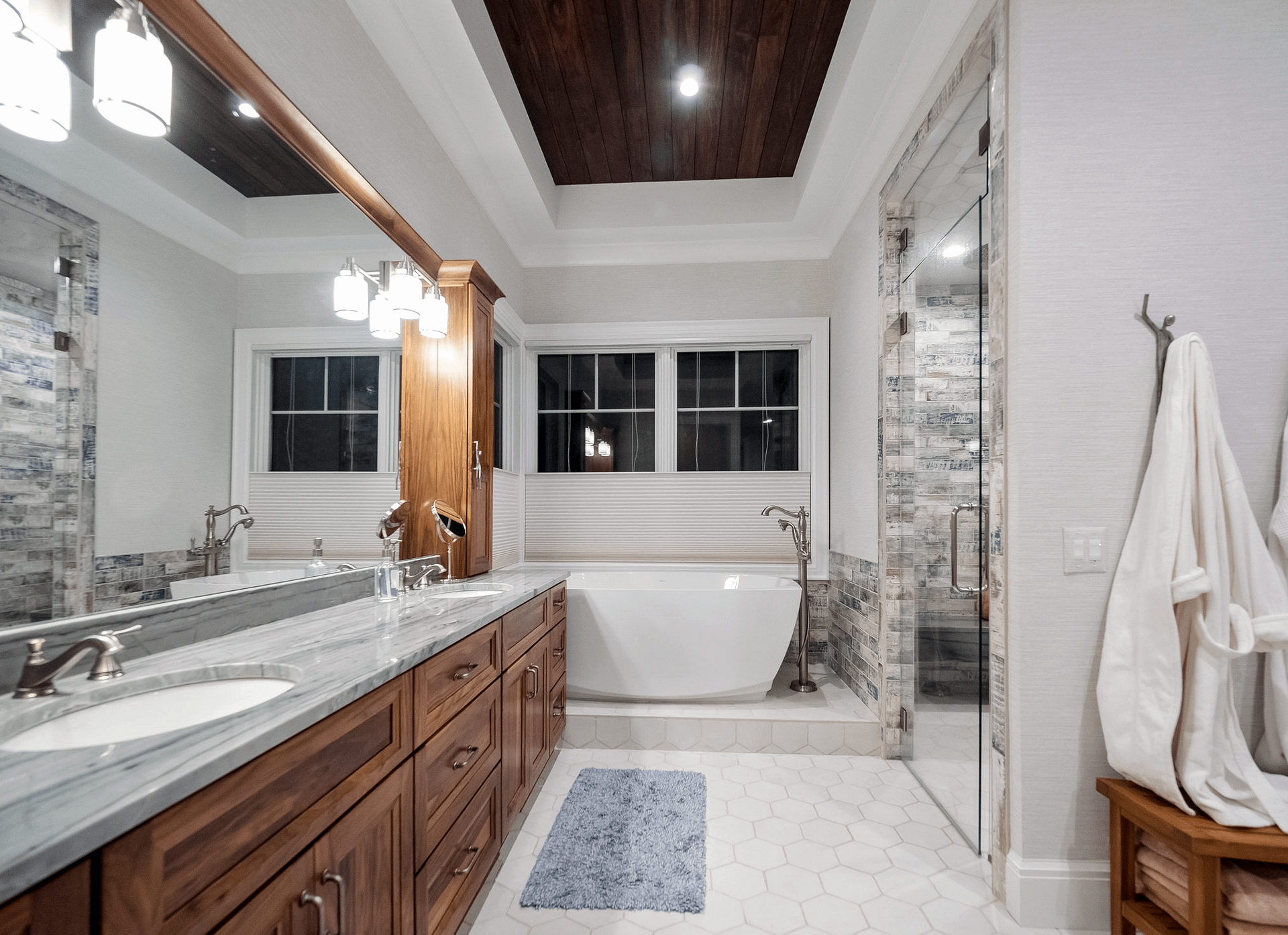 Stunning Lakefront Home By AZD Associates, Inc (PHOTOS + VIDEO) - Homes ...