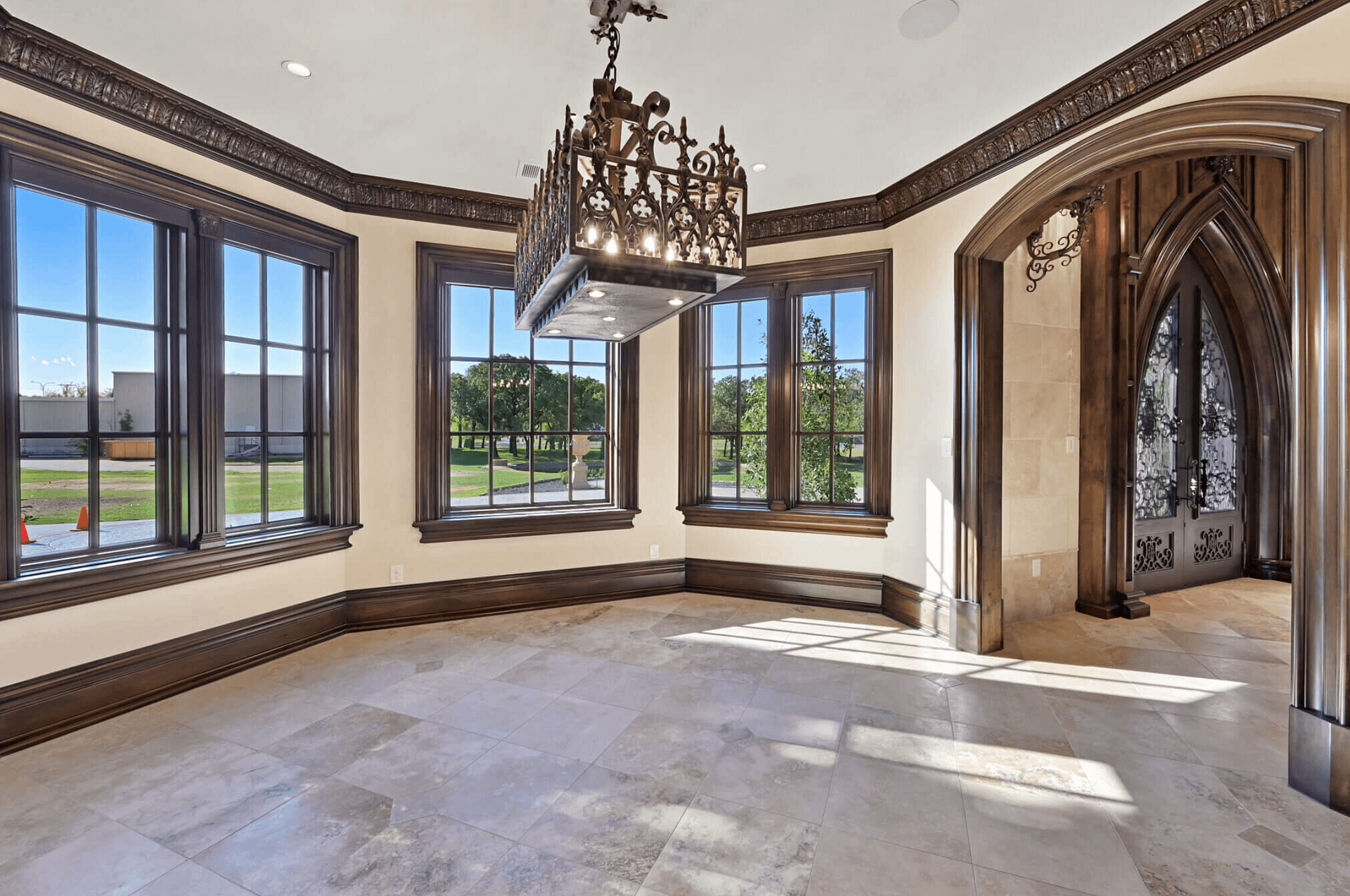 Castle-Like Home By Mansfield Custom Homes (PHOTOS)