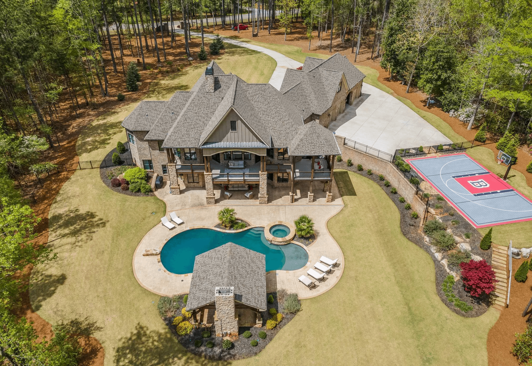 Georgia Home On 6 Acres With Pool & Basketball Court (PHOTOS)
