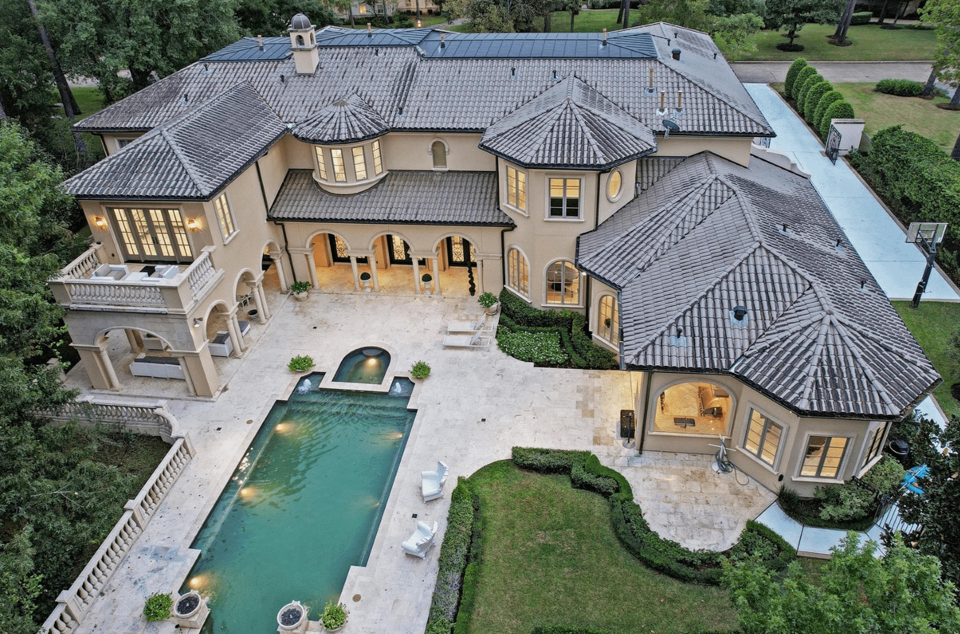 10,000 Square Foot Home In Houston, Texas (PHOTOS)
