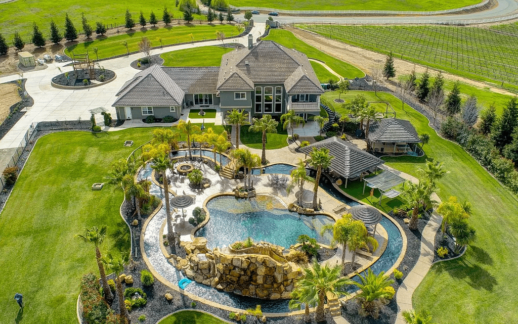 20 Acre California Estate With Resort-Style Backyard (PHOTOS)