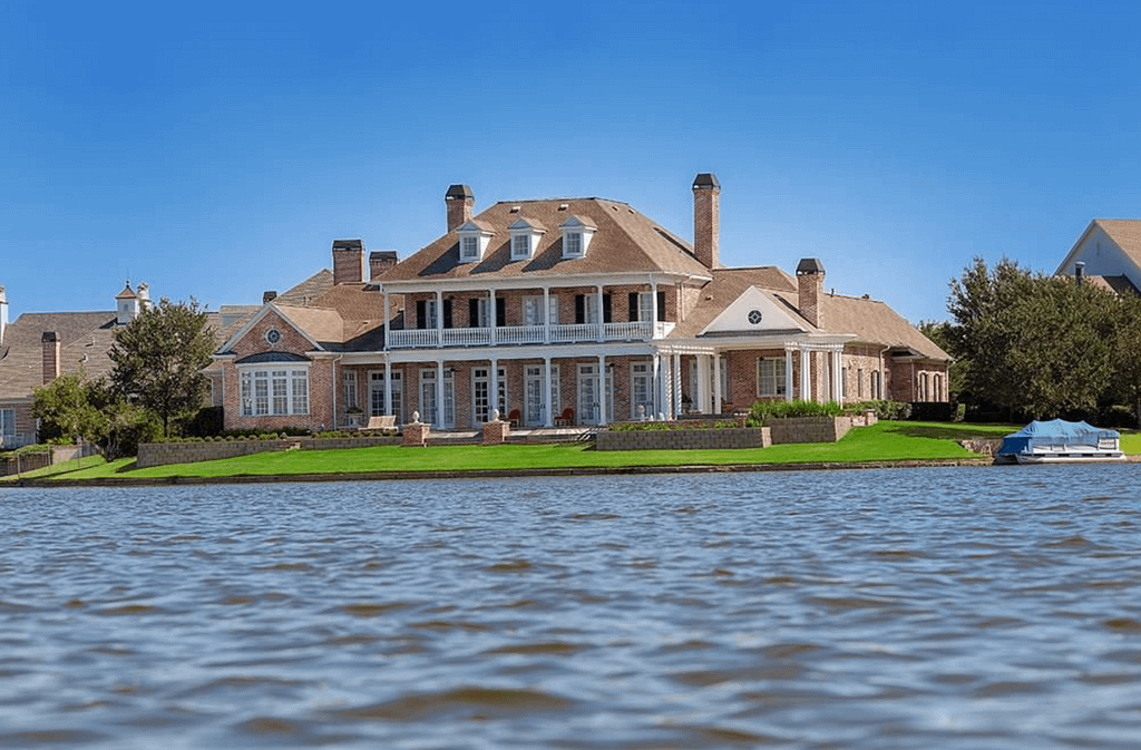 $5 Million Waterfront Home In Spring, Texas (PHOTOS)