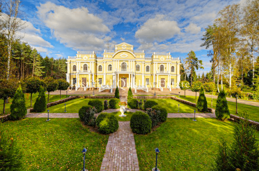 23,000 Square Foot Mansion In Russia - Homes of the Rich