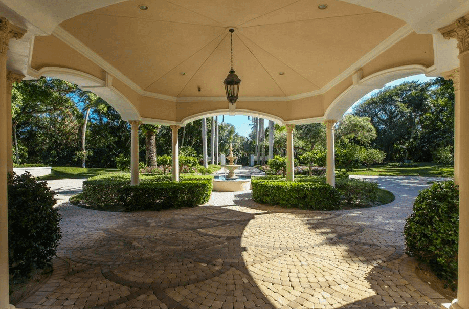 10 9 Million Gated Waterfront Estate In Hobe Sound Fl Homes Of The Rich
