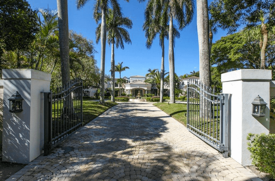 10 9 Million Gated Waterfront Estate In Hobe Sound Fl Homes Of The Rich