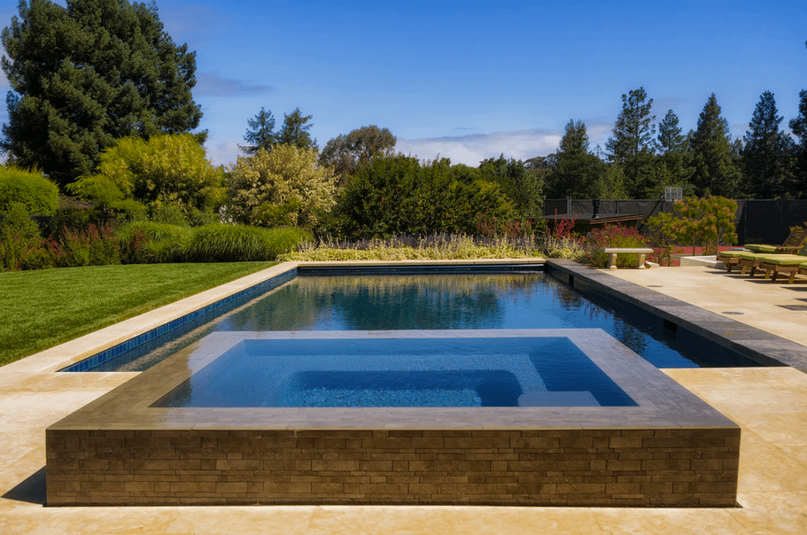 A Look At Some Infinity Edge Spas - Homes of the Rich