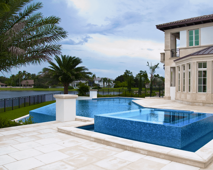 A Look At Some Infinity Edge Spas - Homes of the Rich