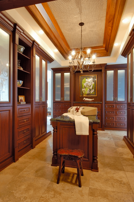 A Look At Some Lavish Walk-In Closets - Homes of the Rich