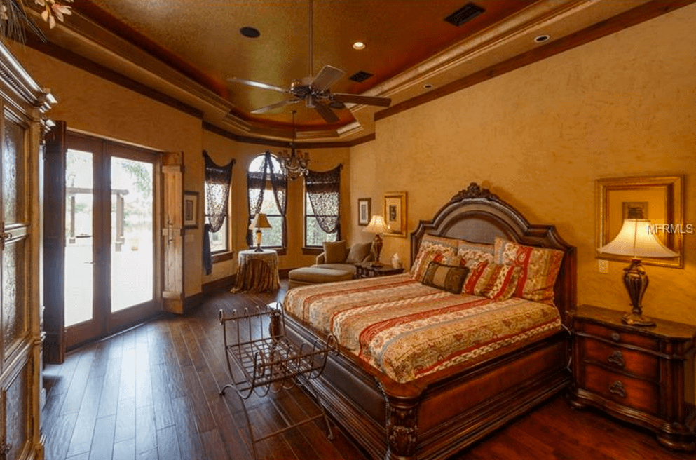 $2.7 Million Lakefront Tuscan Mansion In Windermere, FL - Homes of the Rich