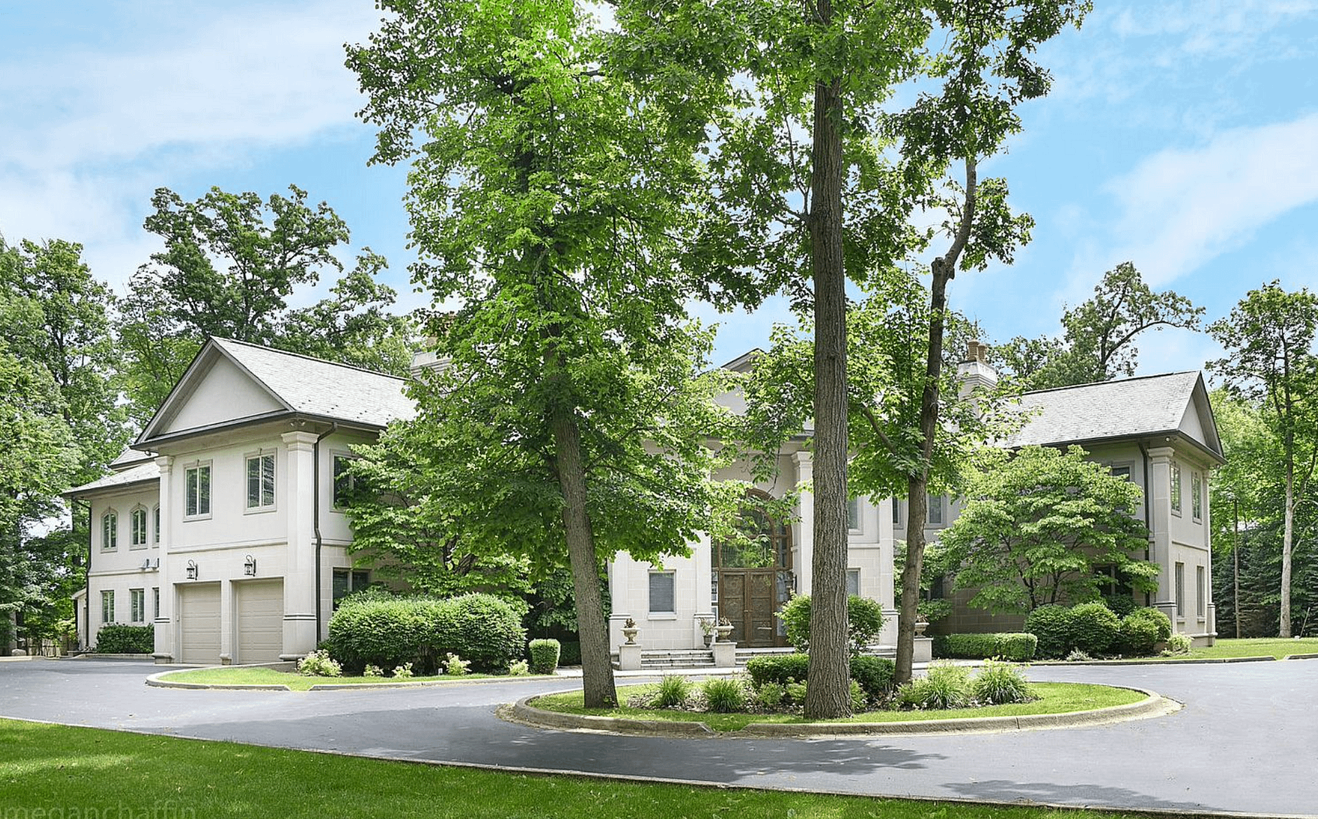 Lakefront Home In Lake Bluff, Illinois With Ballroom & Indoor Pool ...