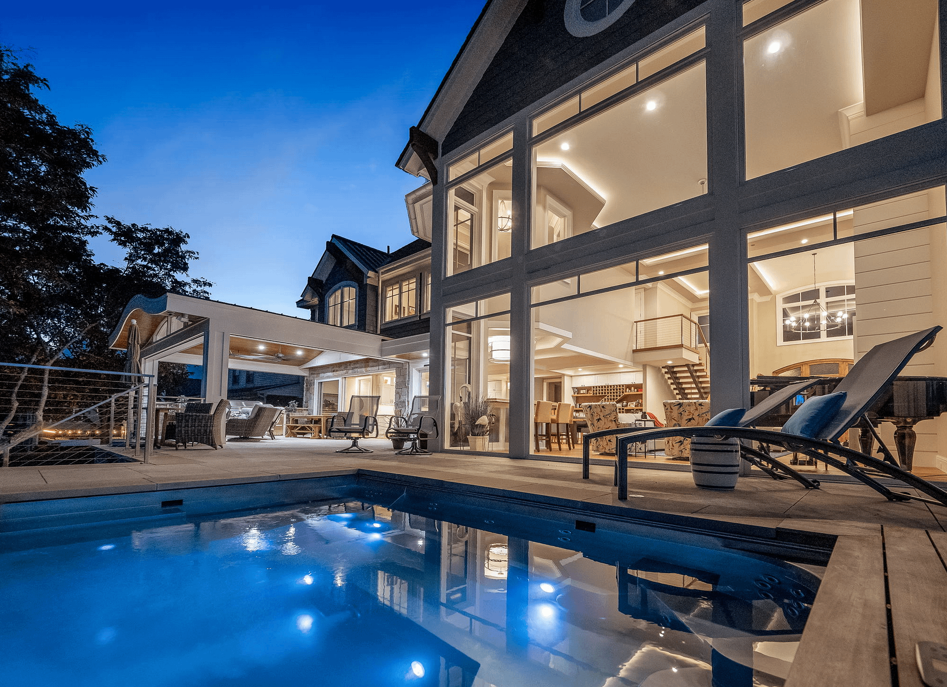 Stunning Lakefront Home By AZD Associates, Inc (PHOTOS + VIDEO) - Homes ...