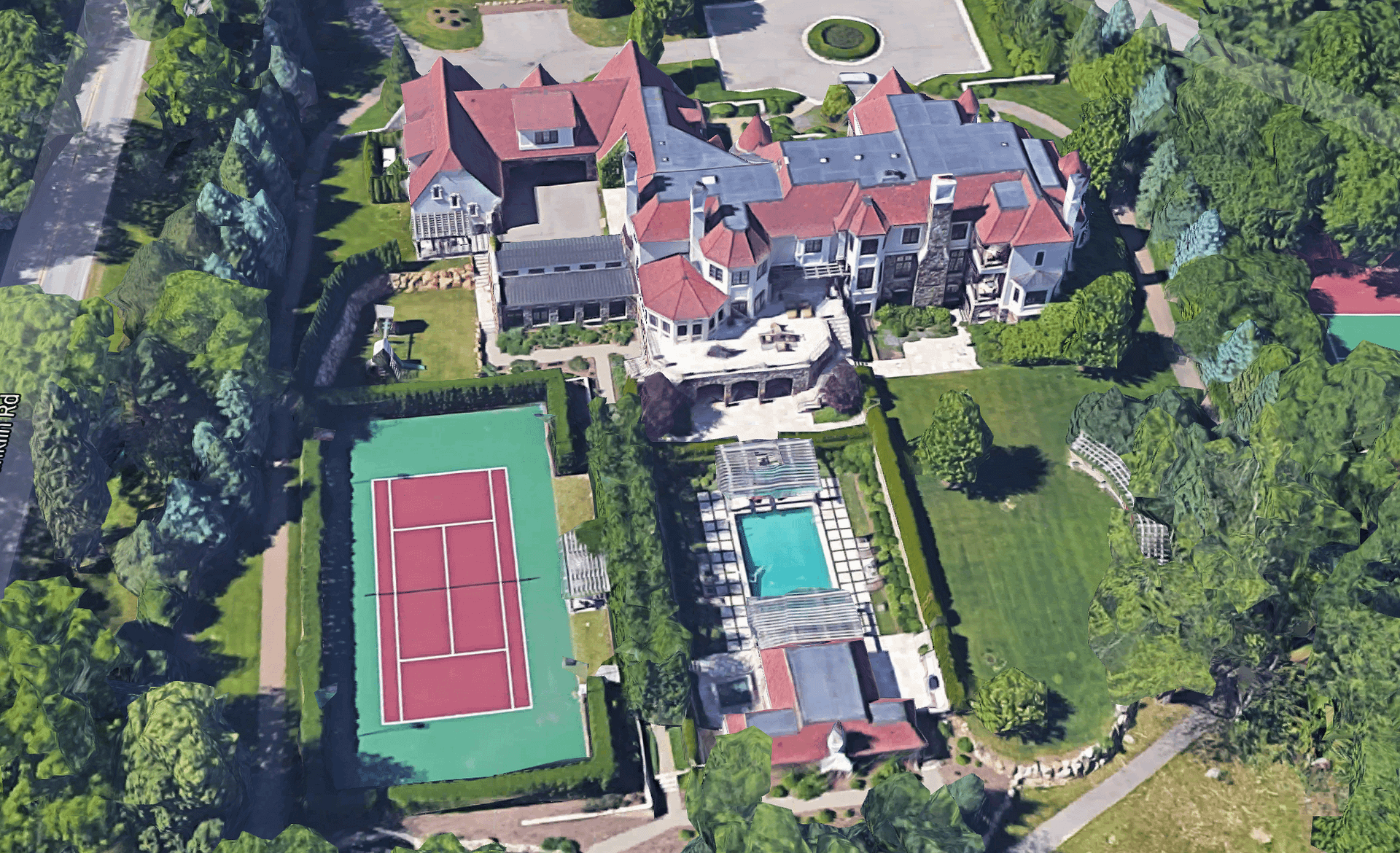 A Look At Some Mega Mansions - Homes of the Rich