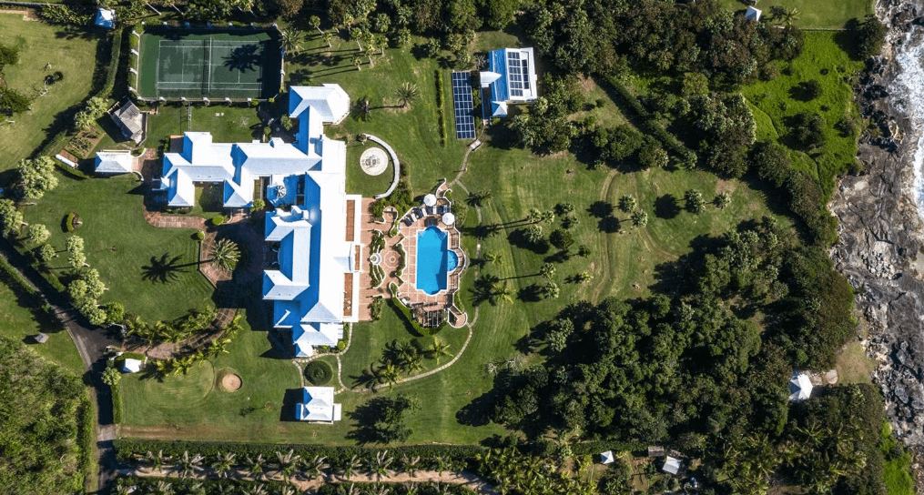 Stunning Oceanfront Estate In Bermuda - Homes of the Rich