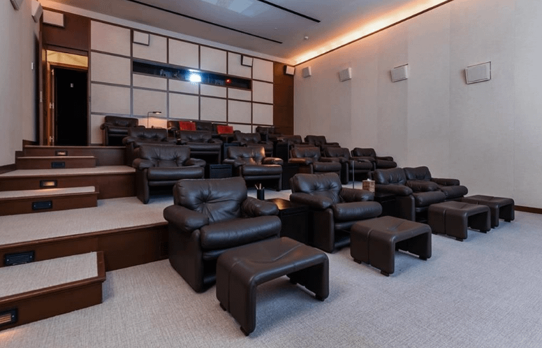 Dallas' Crespi Estate Re-Listed For $38.5 Million - Homes of the Rich