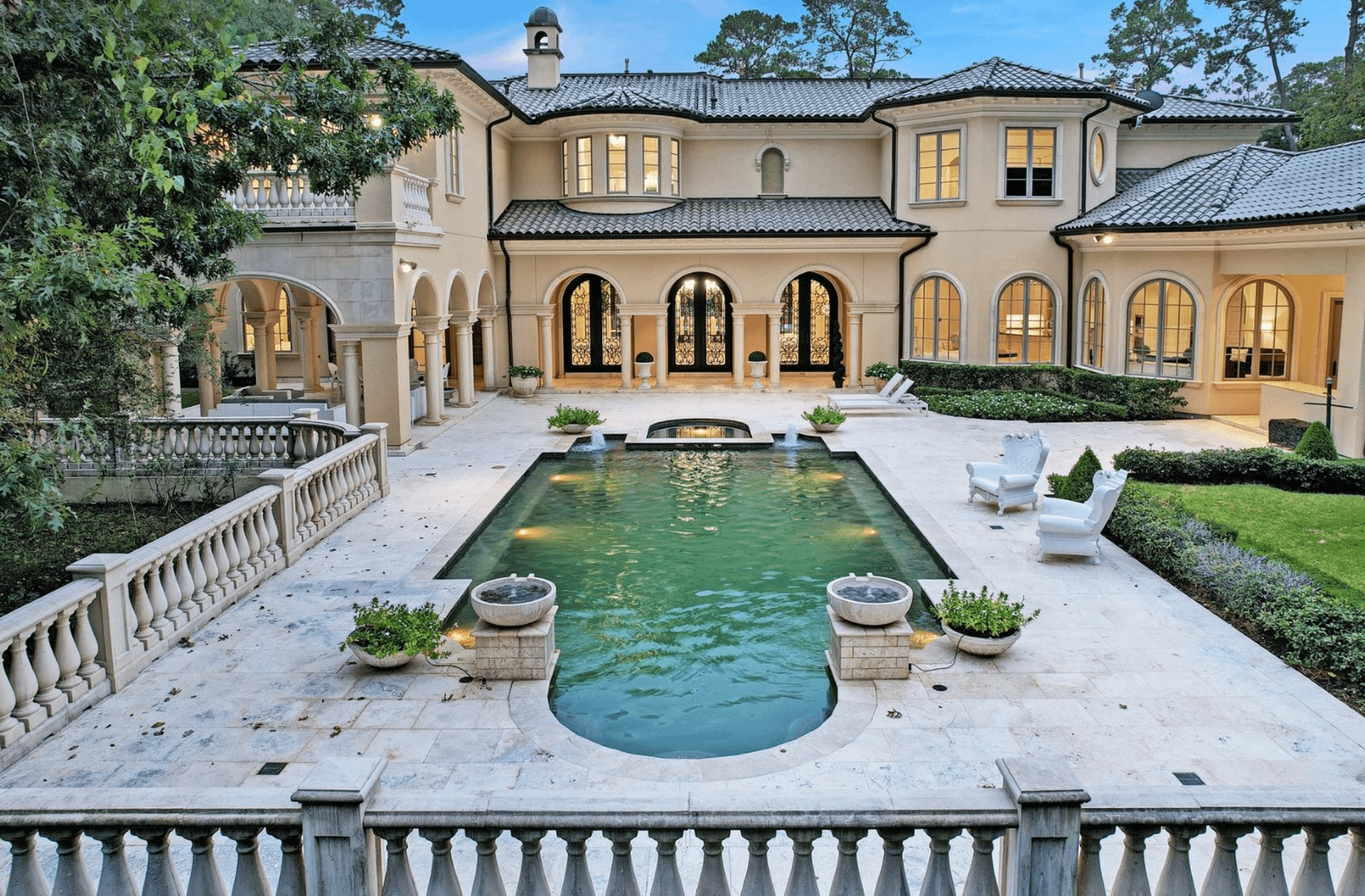 10,000 Square Foot Home In Houston, Texas (PHOTOS)