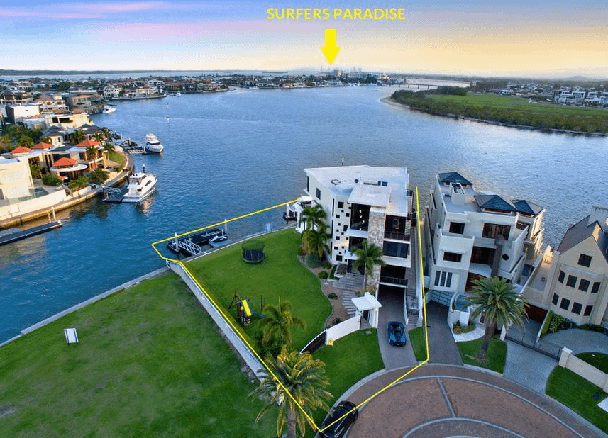 Contemporary Style Waterfront Home In Queensland, Australia - Homes of ...