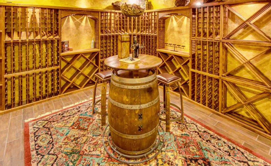 Colonial Style Home On 10 Acres In Eagle, Idaho - Homes of the Rich