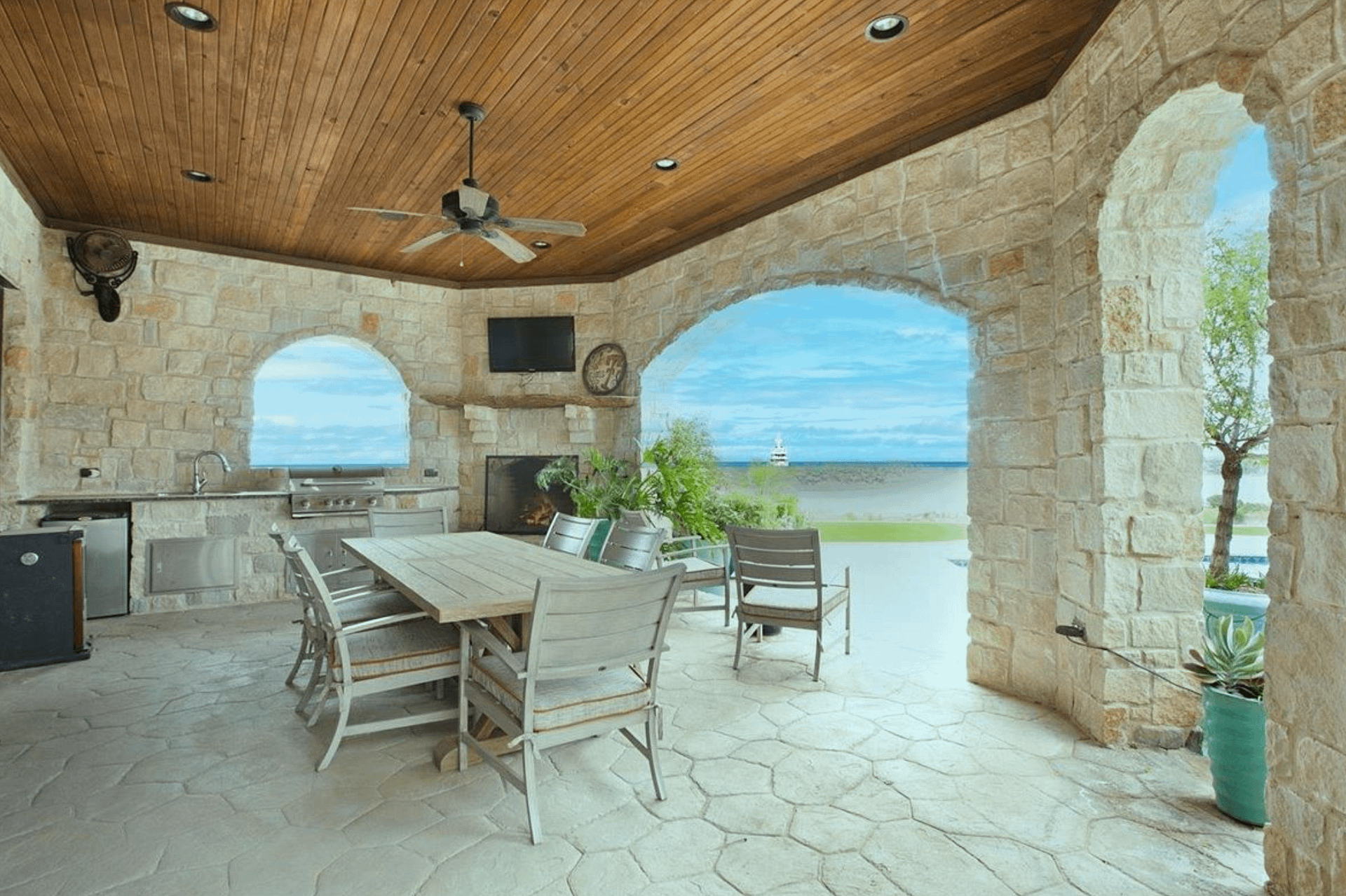 $3 Million Lakefront Home In Justiceburg, Texas (PHOTOS)