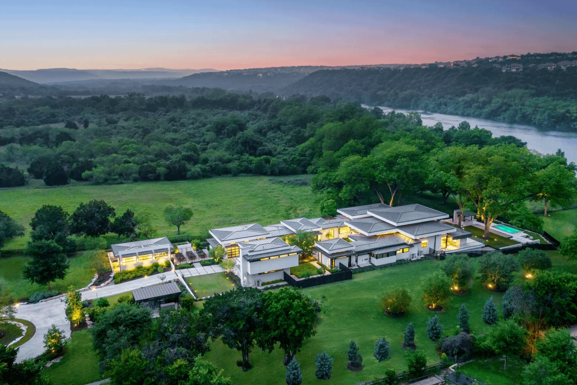 $50 Million Lakefront Estate In Austin, Texas (PHOTOS)