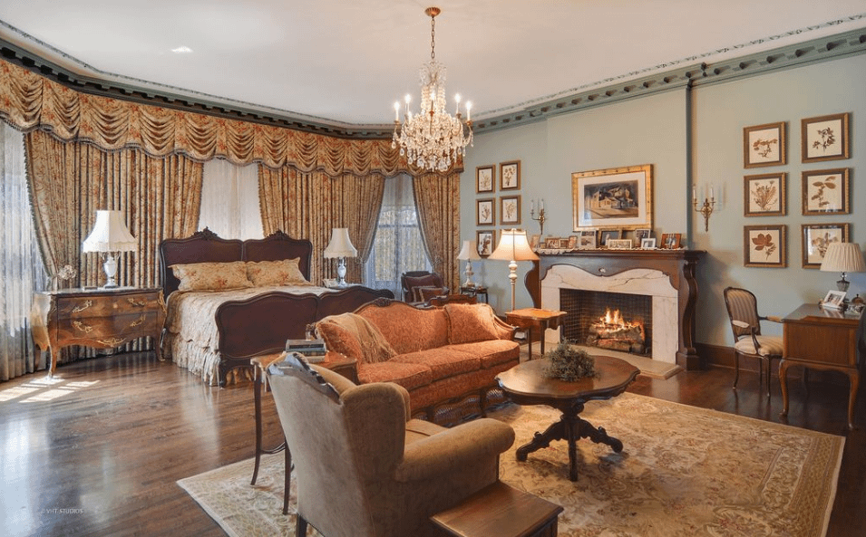 Historic Mansion In Chicago, Illinois - Homes of the Rich