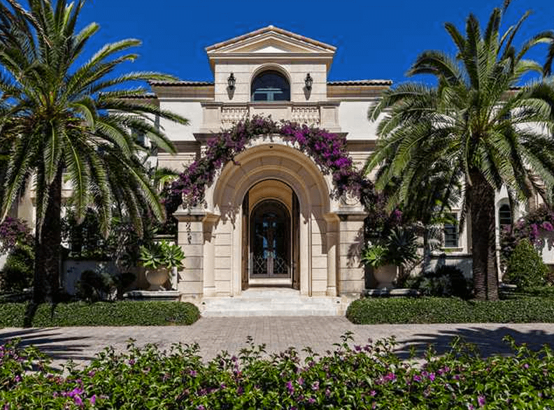 A Look At 3 Lavish Waterfront Mansions For Sale In Stuart, FL - Homes ...