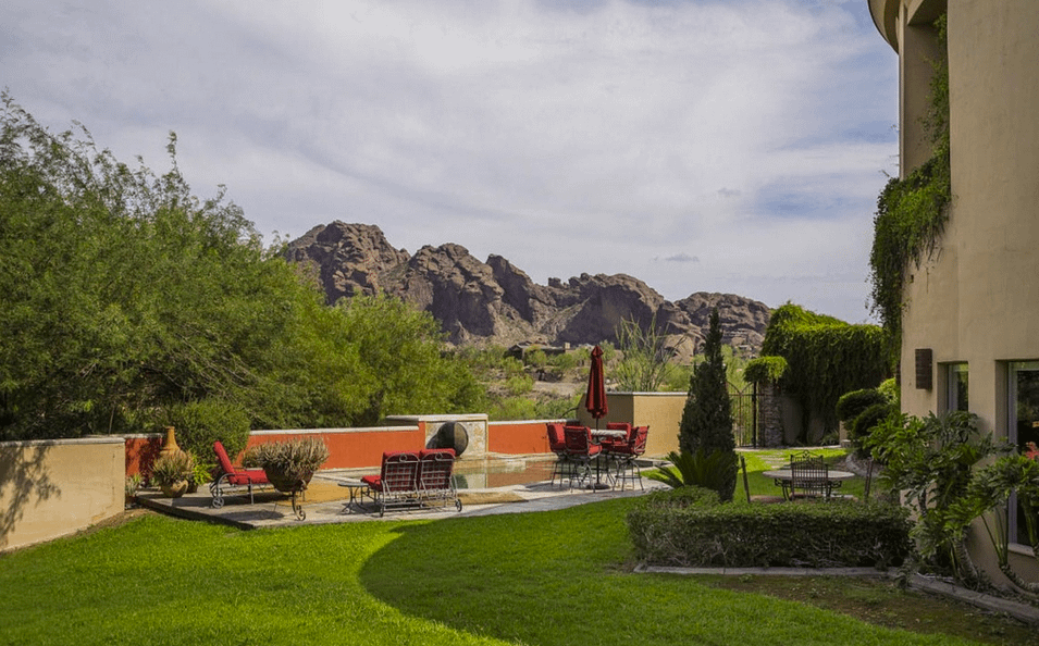 $3.9 Million Contemporary Mansion In Paradise Valley, AZ - Homes of the ...