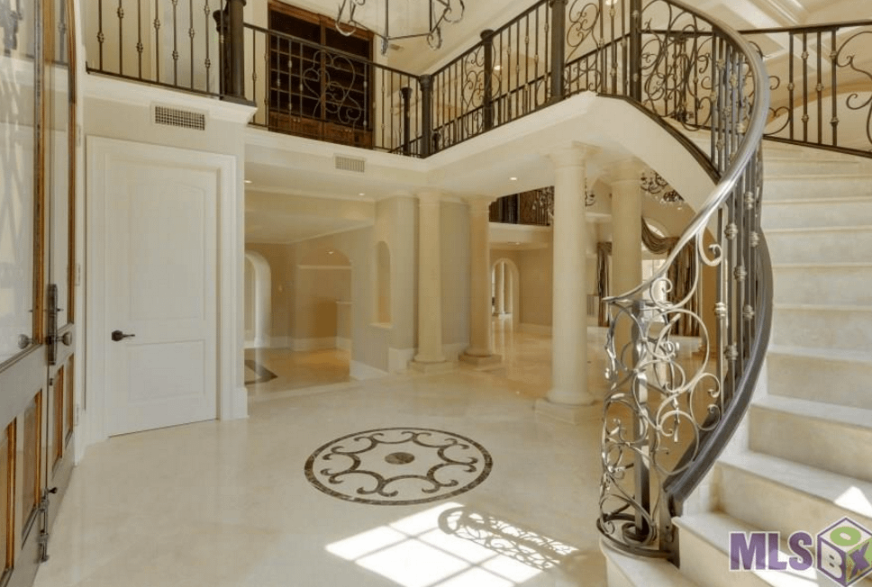 $5 Million Lakefront Mediterranean Mansion In Baton Rouge, LA - Homes ...