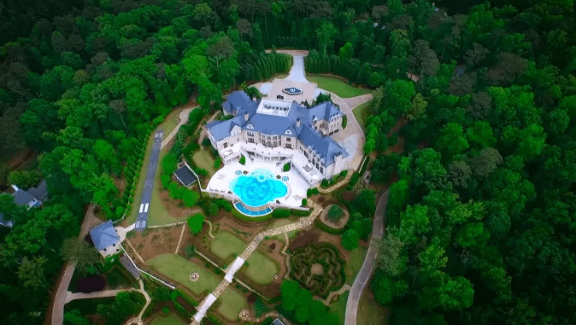 Inside Steve Harvey's Massive Atlanta Home (PHOTOS)