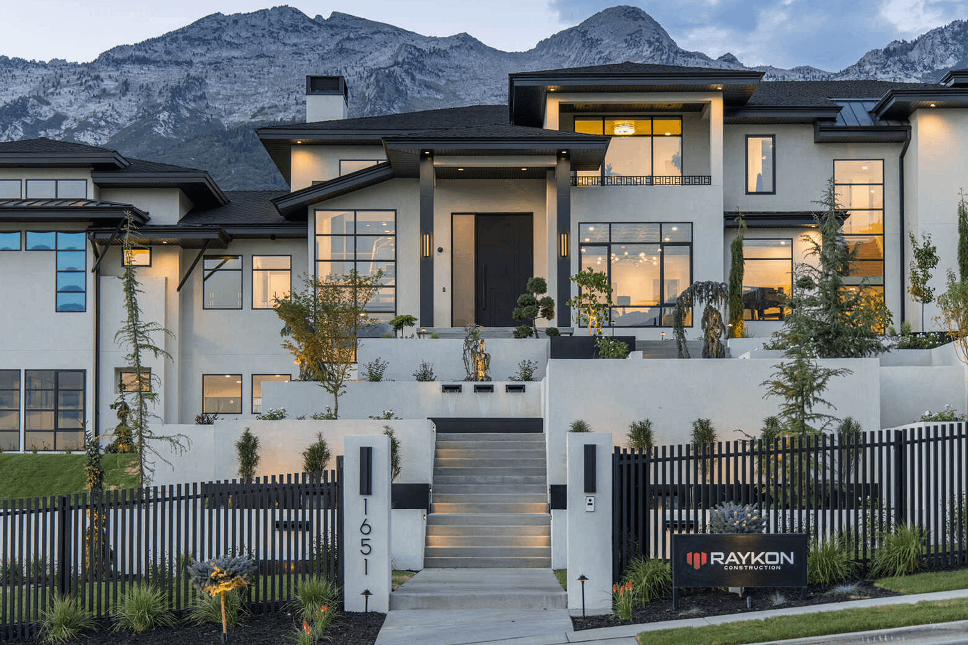 Amazing Contemporary Utah Home (PHOTOS + 3D TOUR)