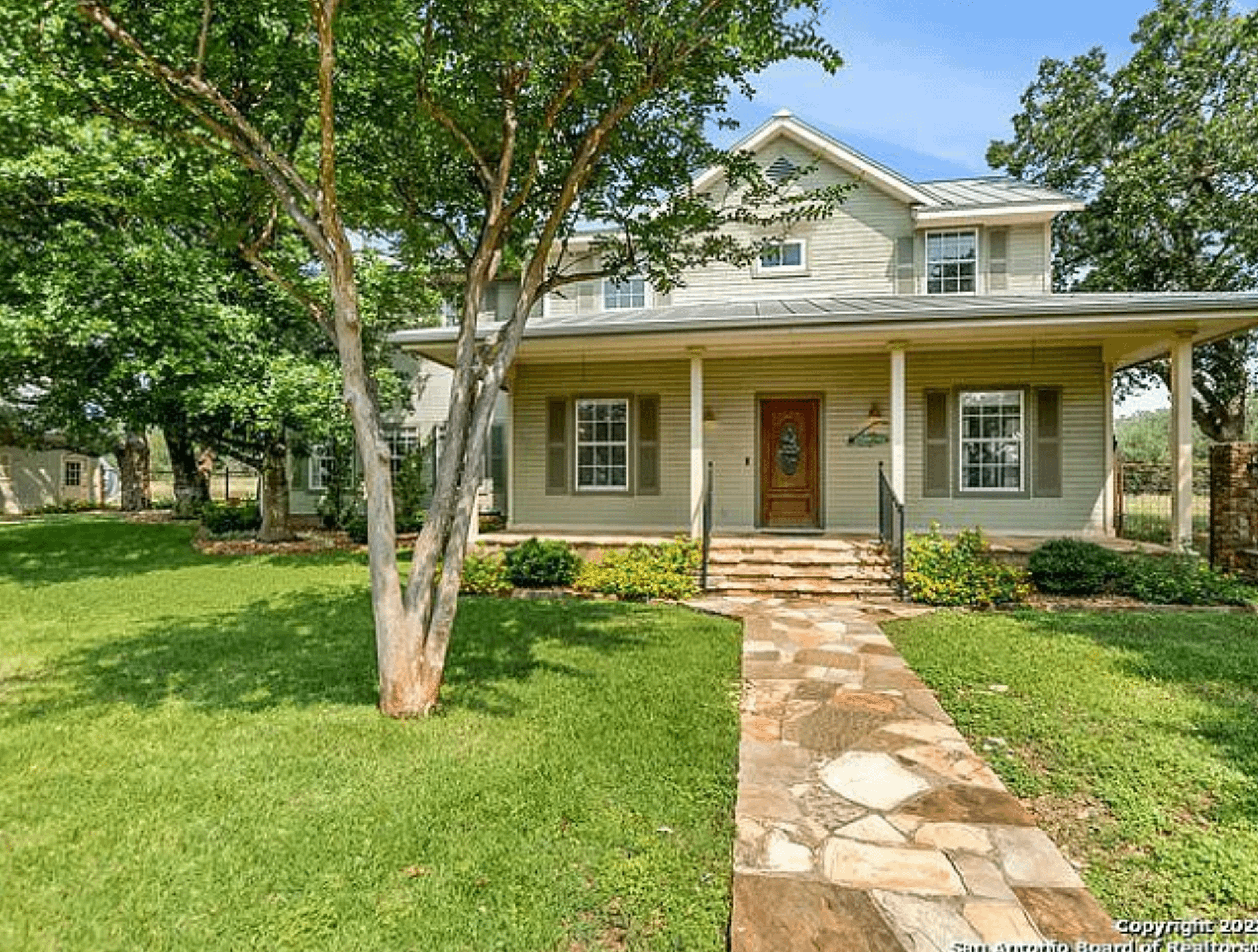 100 Acre Texas Estate With 4 Homes & Lazy River (PHOTOS)