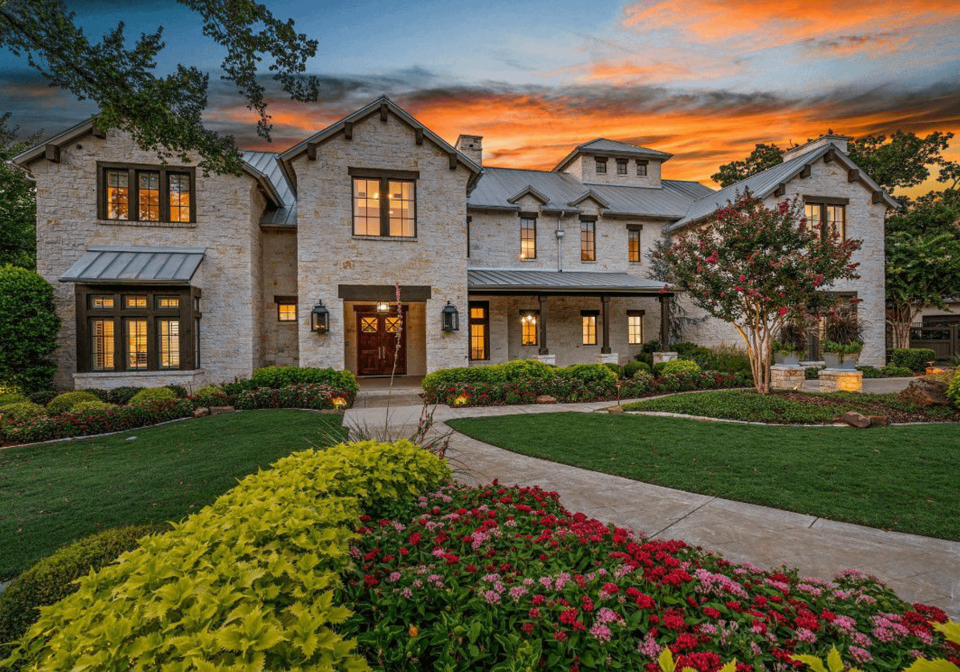 Stone Home In Westlake, Texas With Infinity Pool (PHOTOS)
