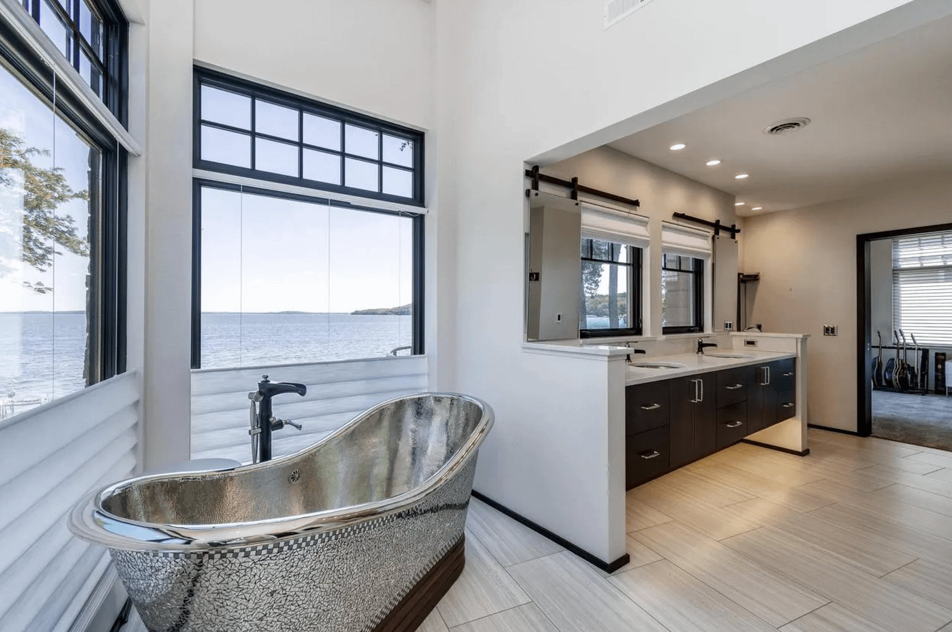 $4 Million Lakefront Home In Madison, Wisconsin (PHOTOS)