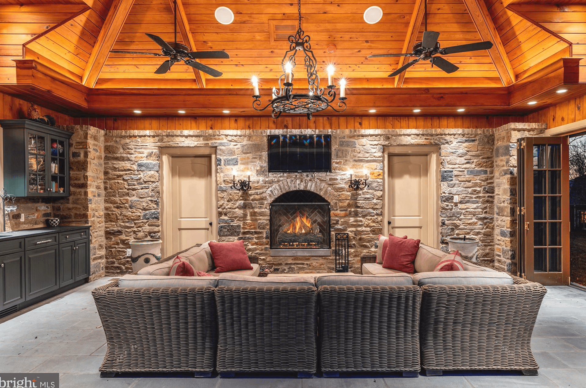 Historic Brick & Stone Home In Pennsylvania (PHOTOS)