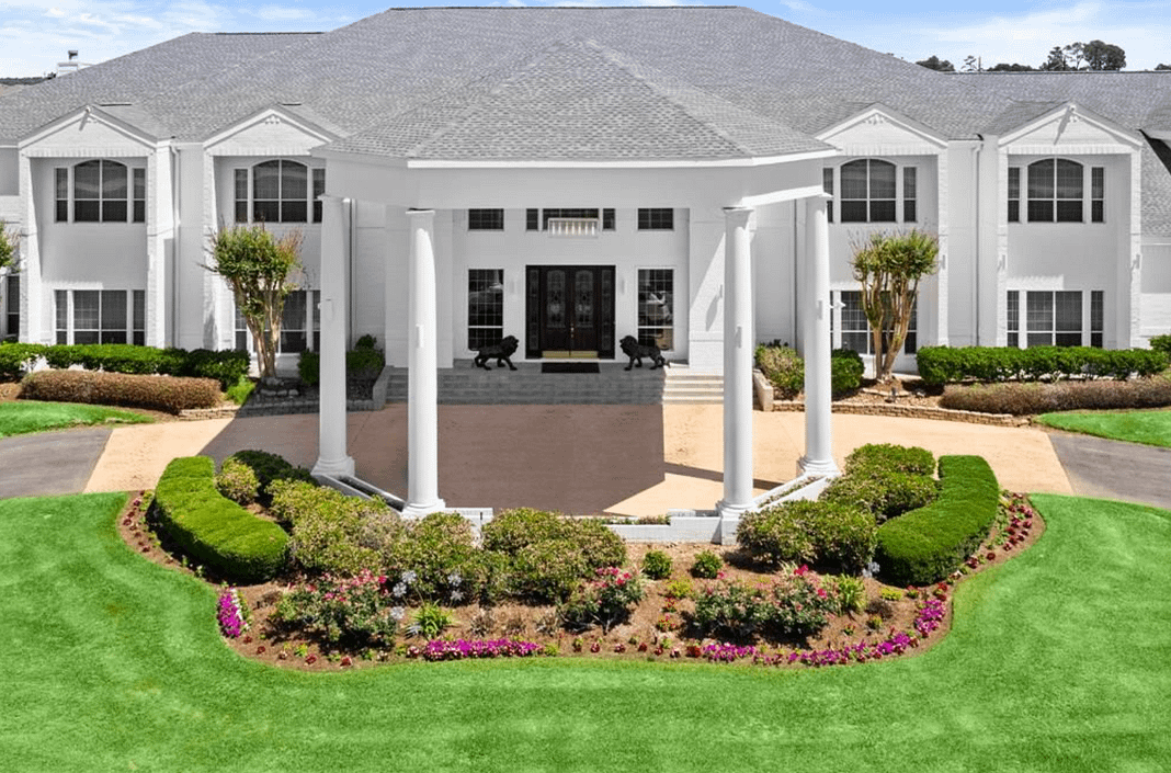 Massive Family Compound In Spring, Texas (PHOTOS)