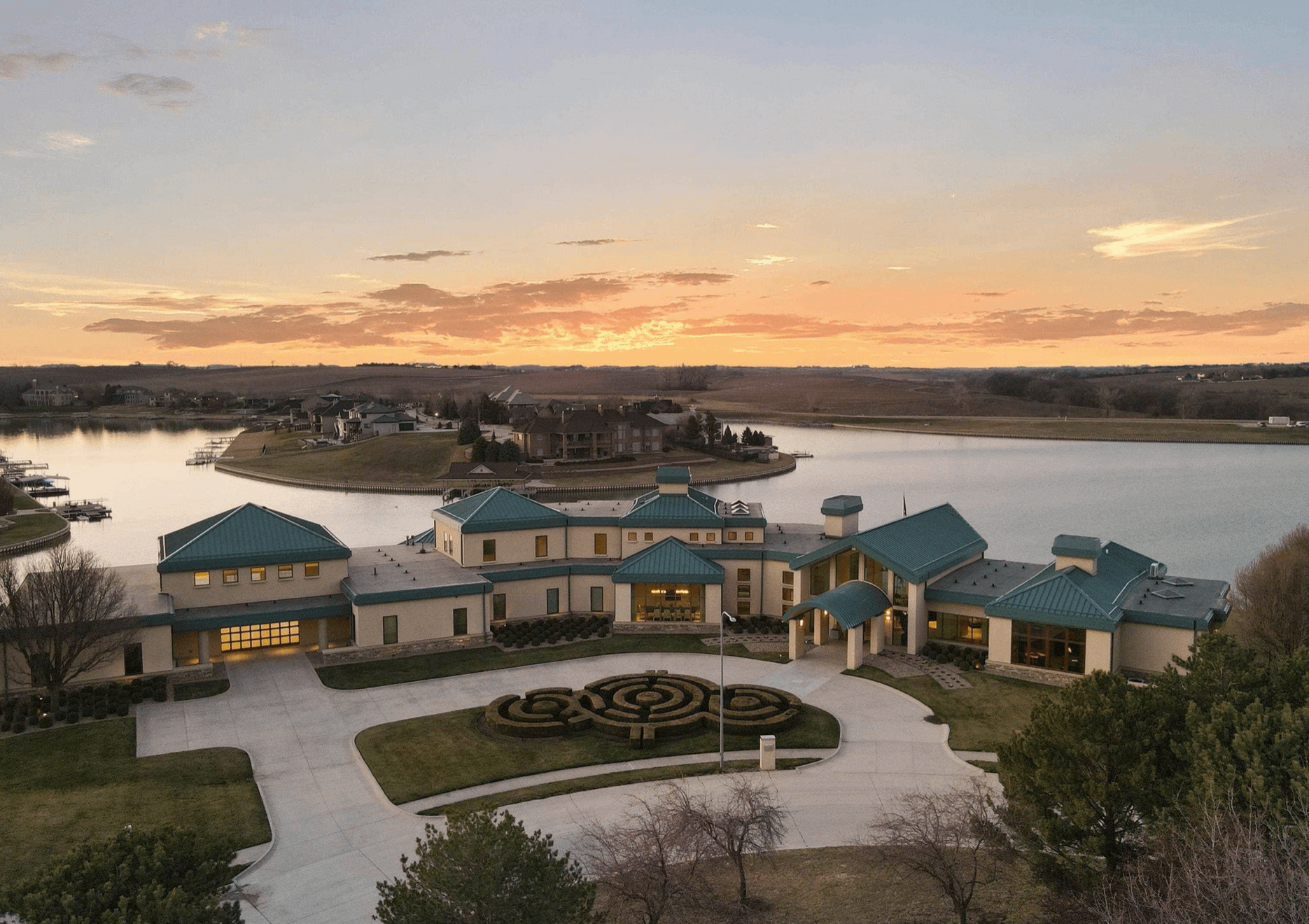 18,000 Square Foot Lakefront Nebraska Home (PHOTOS)
