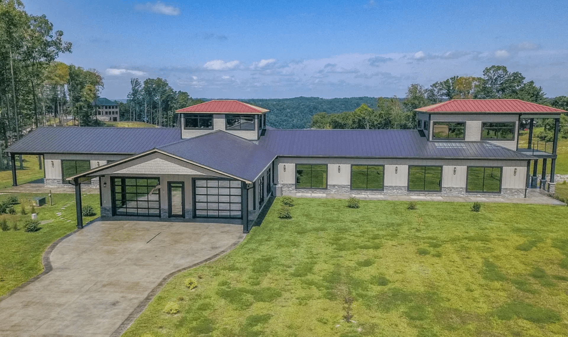 60+ Acre Lakefront Estate In Tennessee (PHOTOS)